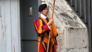Who Are the Papal Swiss Guards? Everything You Need to Know - Schweizer ...
