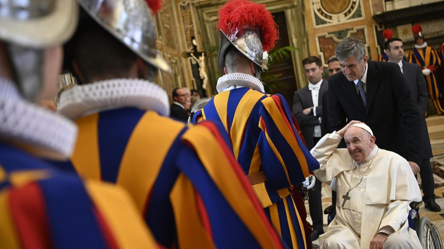 Who Are the Papal Swiss Guards? Everything You Need to Know - Schweizer ...
